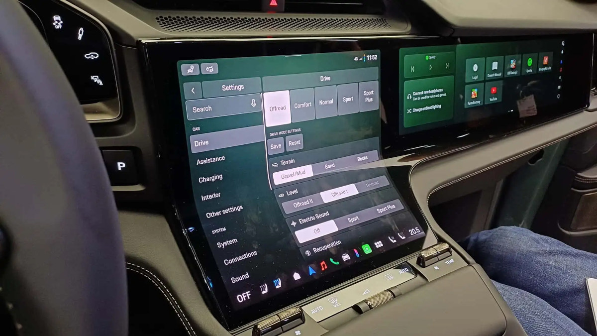 The 2025 Porsche Cayenne Electric to sport several OLED displays | OLED ...